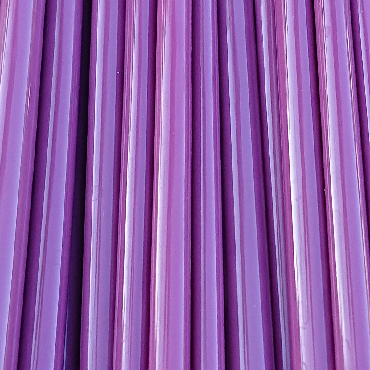 Opal Raspberry Opaque Reichenbach 096 Rod RW065 — chockadoo